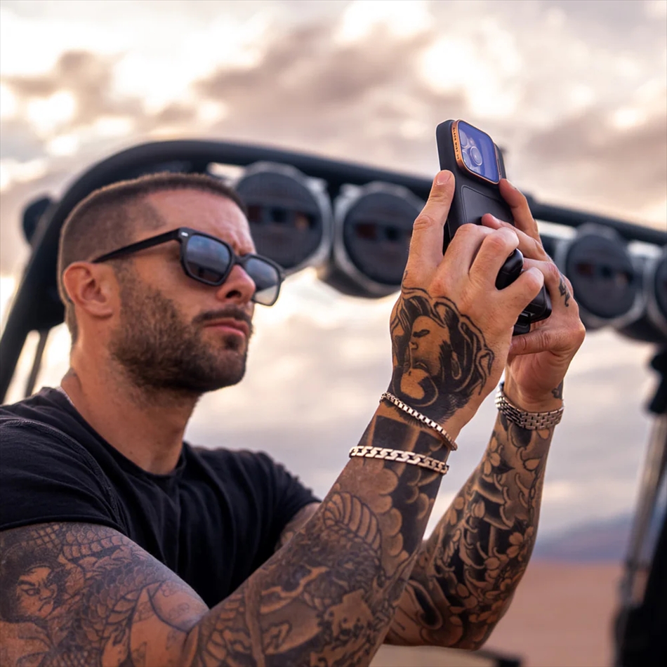 PolarPro LiteChaser 17 Grip with Bluetooth Shutter | iPhone17用